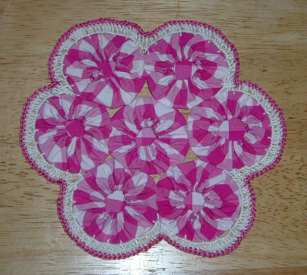 Hand Sewn Yo-yo Doily, Pink & White Gingham Yo-yos PLUS Pink and White ...