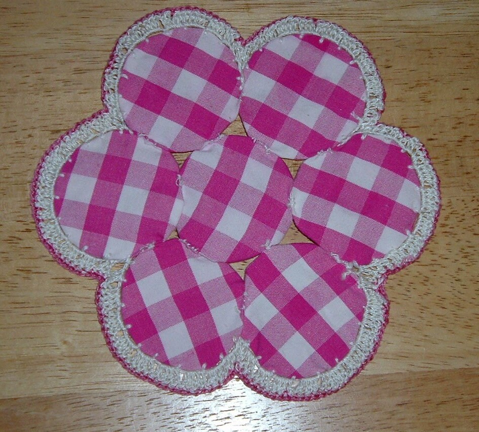 Unique Farmhouse Yo-yo Doily, Hand Sewn Pink & White Gingham Yo-yos ...