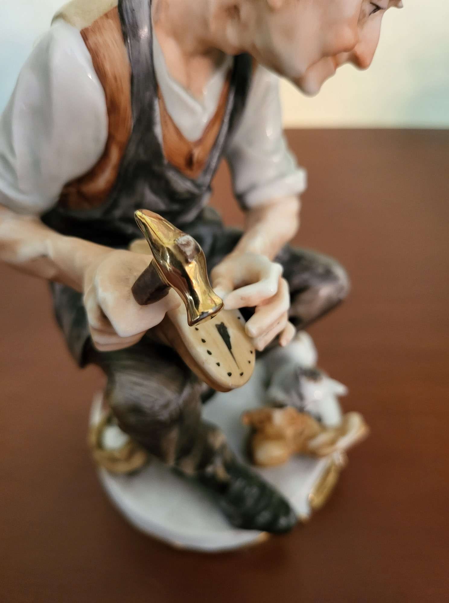 Vintage Porcelain Figurine OLD MAN Repairing Shoes - Etsy