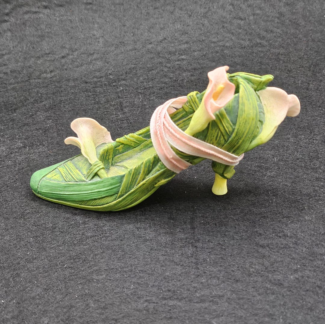 Calla Lily Shoe Figurine - Vintage Resin Collectible, Raine Willits ...
