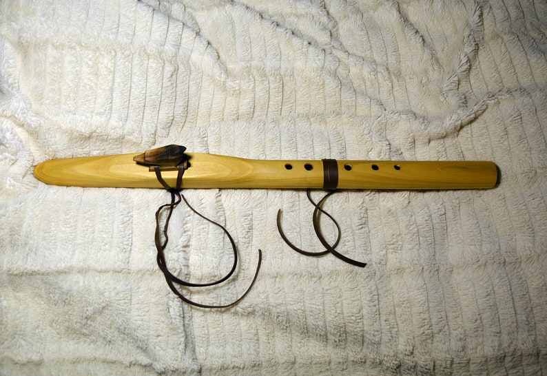 Native American Style Flute in the Key of G Minor Pentatonic Scale ...