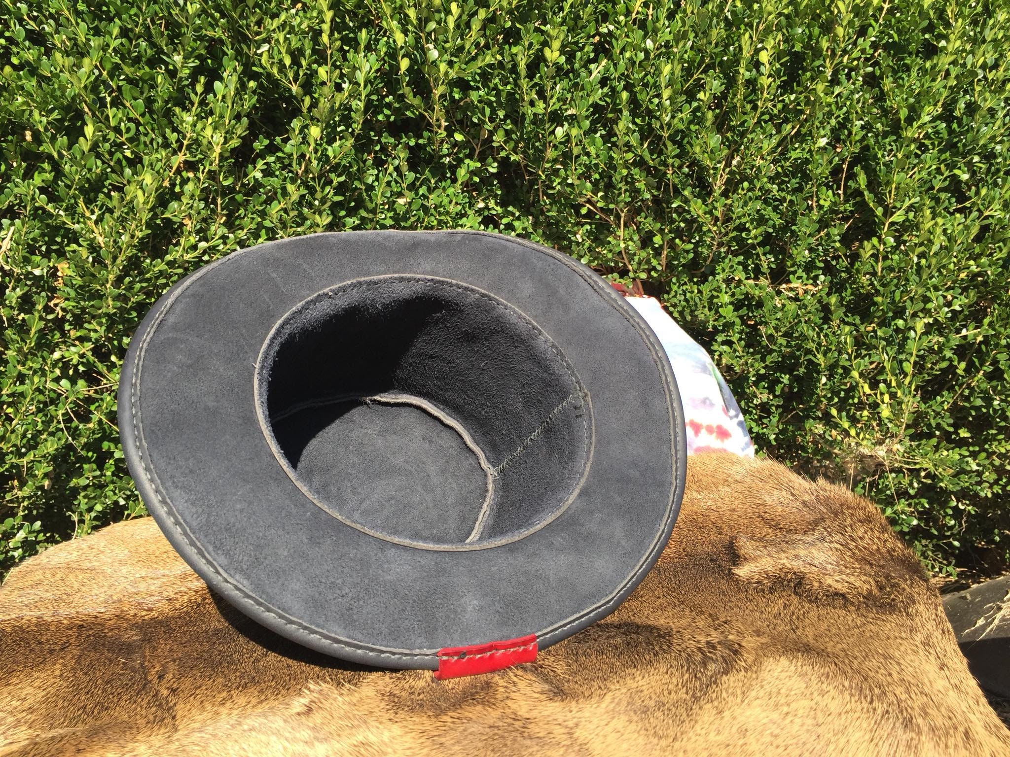 Poppet Innovations Lucky Horseshoe Top Hat With Optional Bird Mask ...