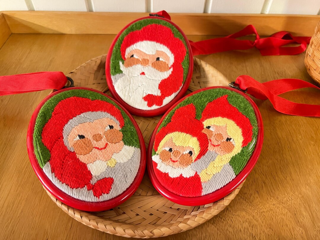 Danish Christmas Handsewn Embroidery Santa With Family | Vintage Craft ...