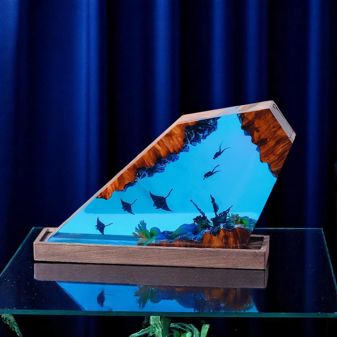 Mothers Day Diorama Epoxy Resin Ocean Lamp Giant Ray and Couple Diver ...
