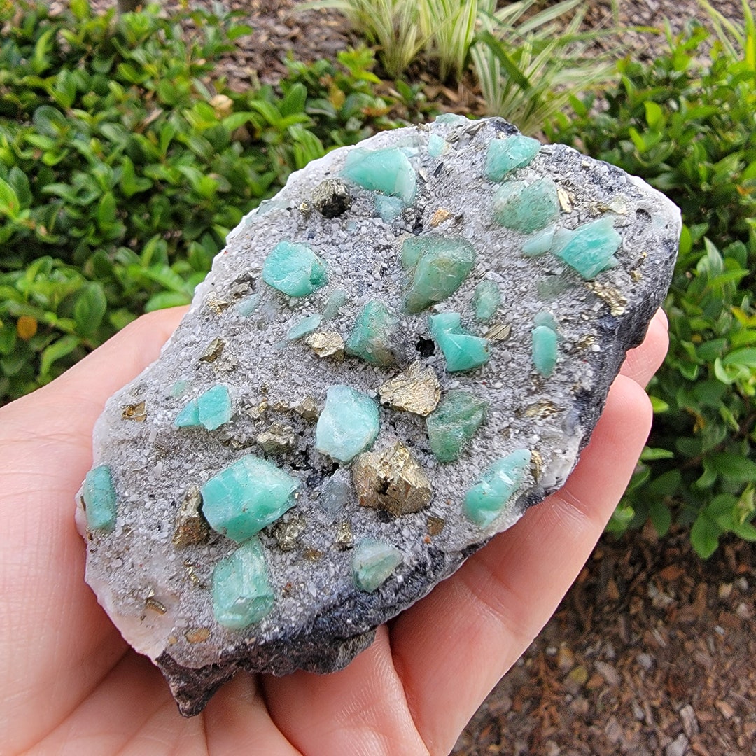Crystals Emerald Pyrite Kristalle Outdoor Decor for Dad - Etsy