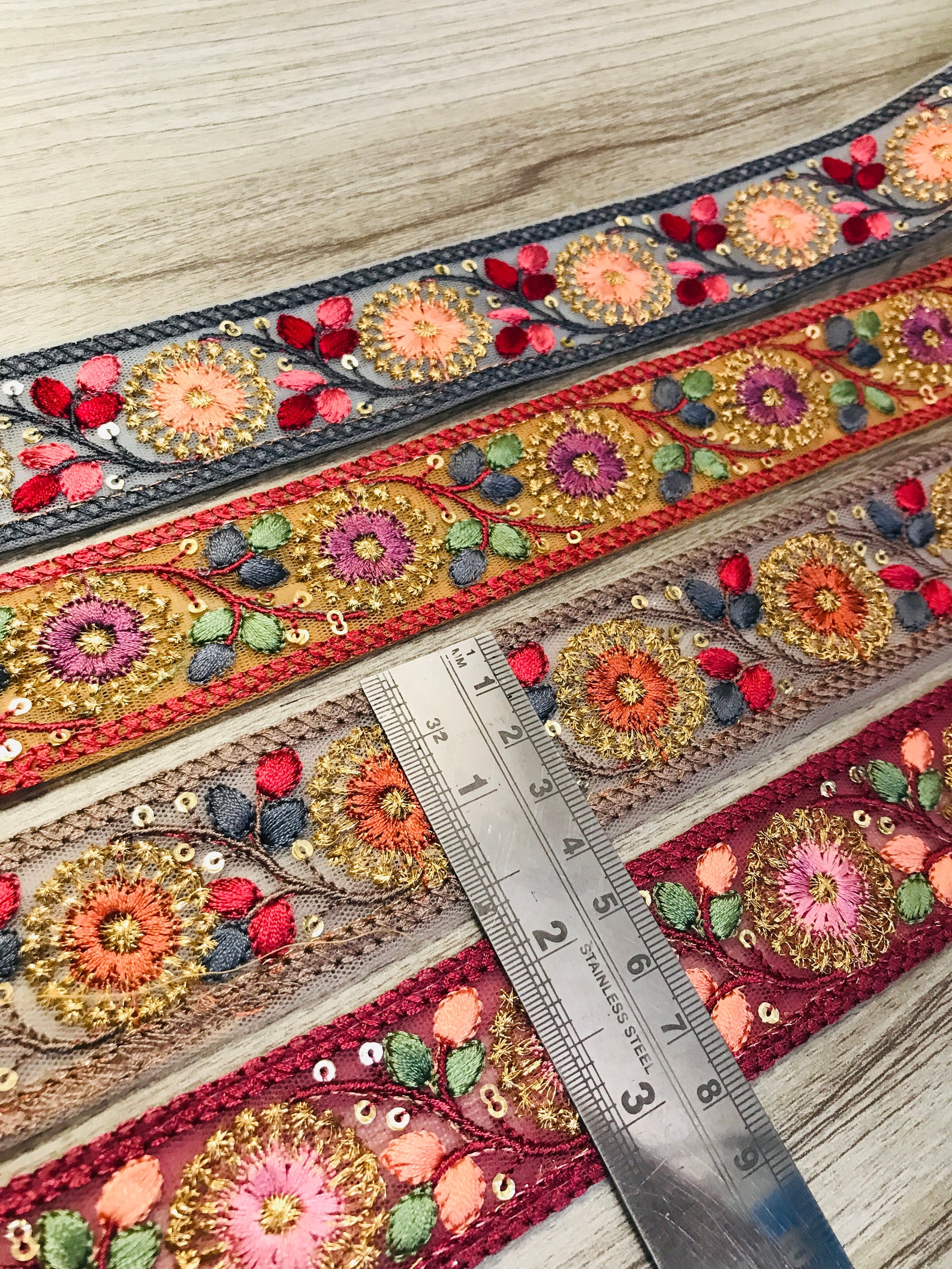 Floral Embroidery, Sari Border Indian Trims, Embroidered Sari Fabric ...