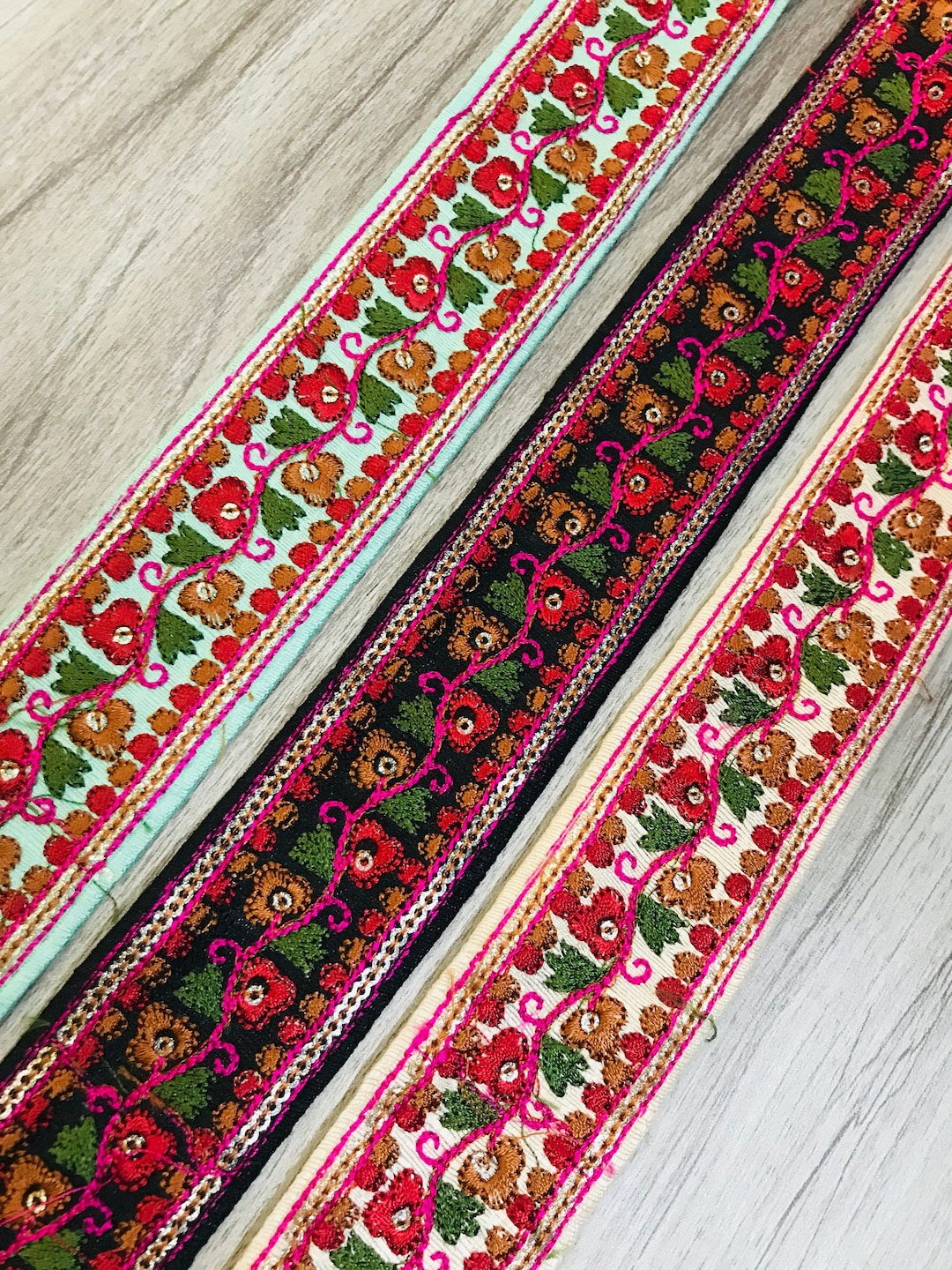 Sari Fabric Indian Trim, Sari Silk Fabric Trim-embroidered Trim, Sari ...