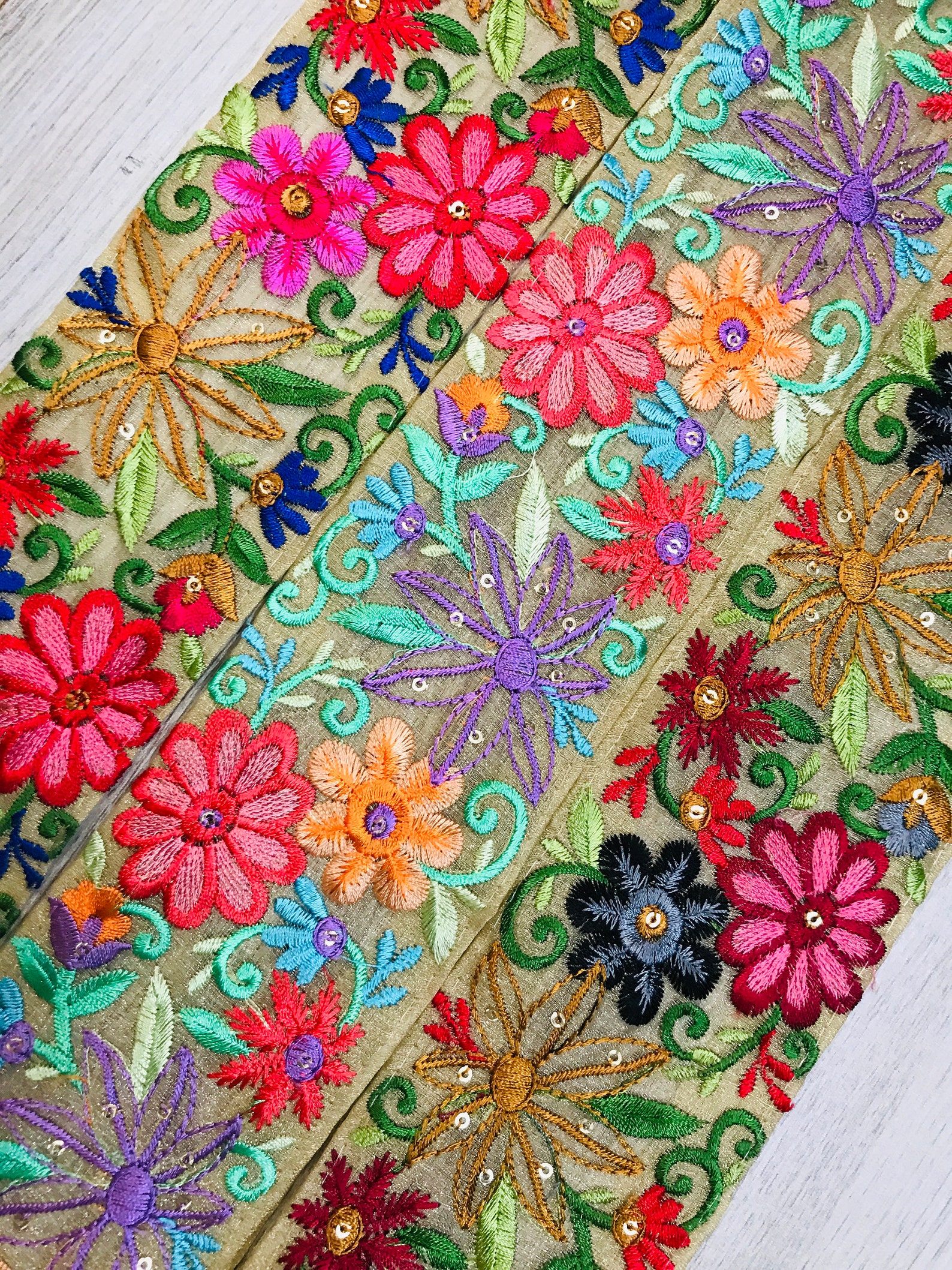 Beautiful Floral Design Trim Embroidered Border Crafting Sewing ...