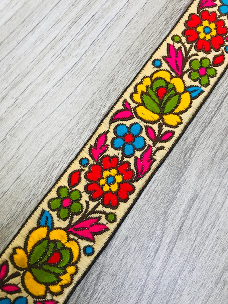 Paisley Design Indian Embroidered Border Crafting Sewing Decorative ...