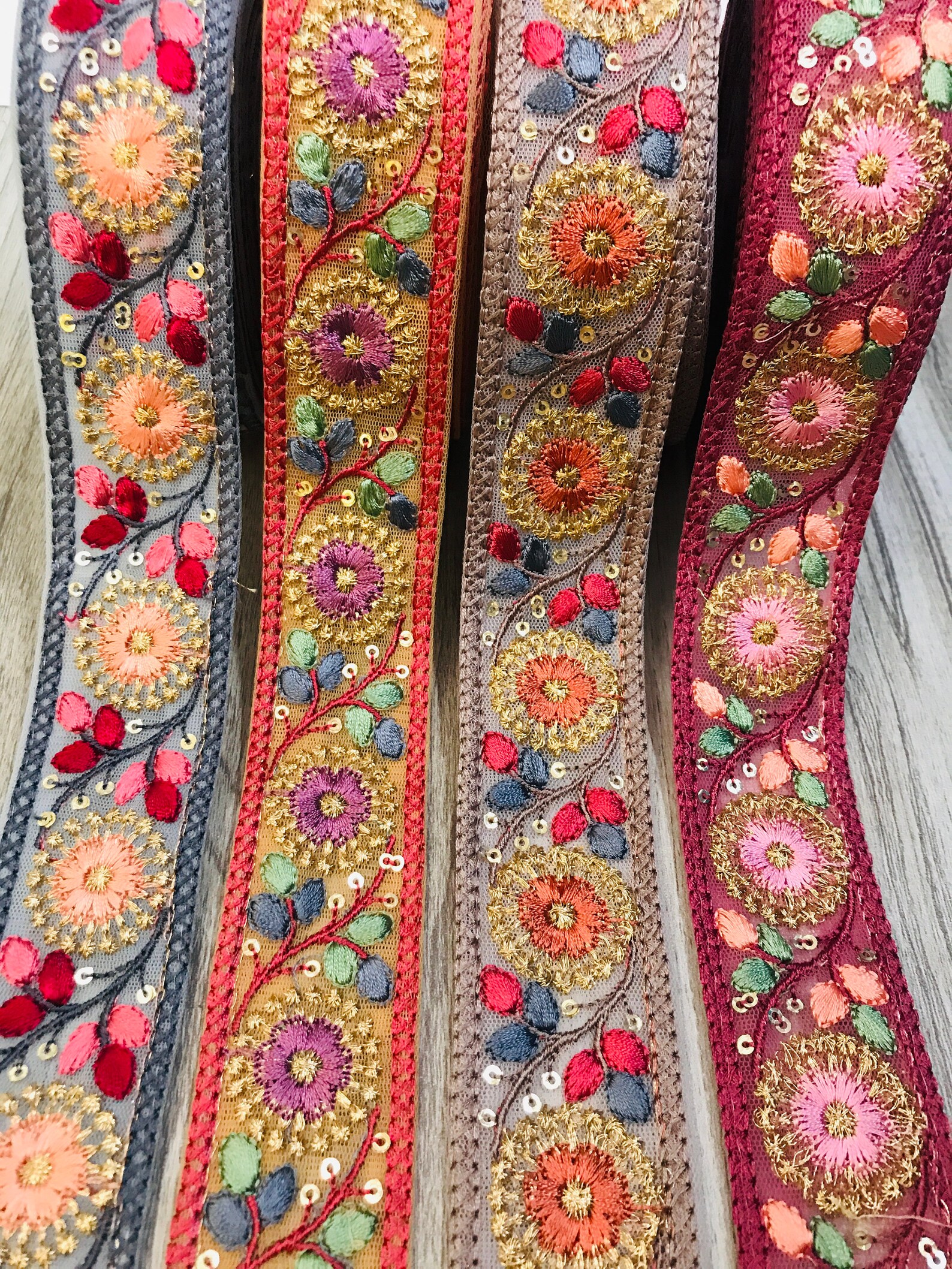 Floral Embroidery, Sari Border Indian Trims, Embroidered Sari Fabric ...