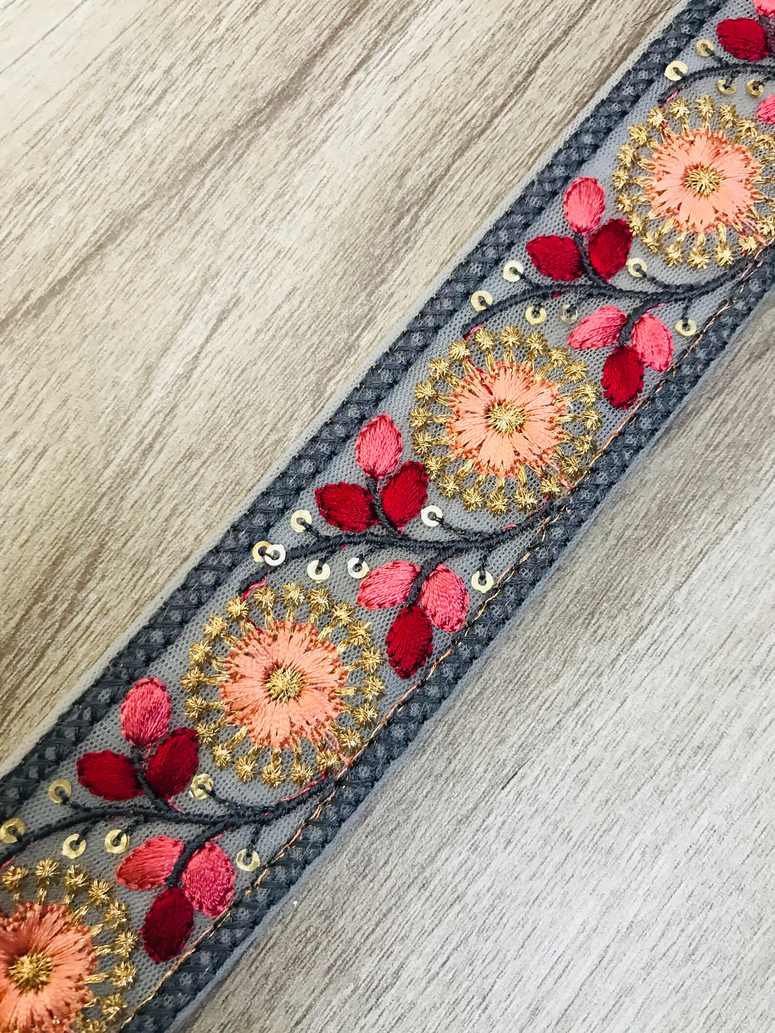 Floral Embroidery, Sari Border Indian Trims, Embroidered Sari Fabric ...