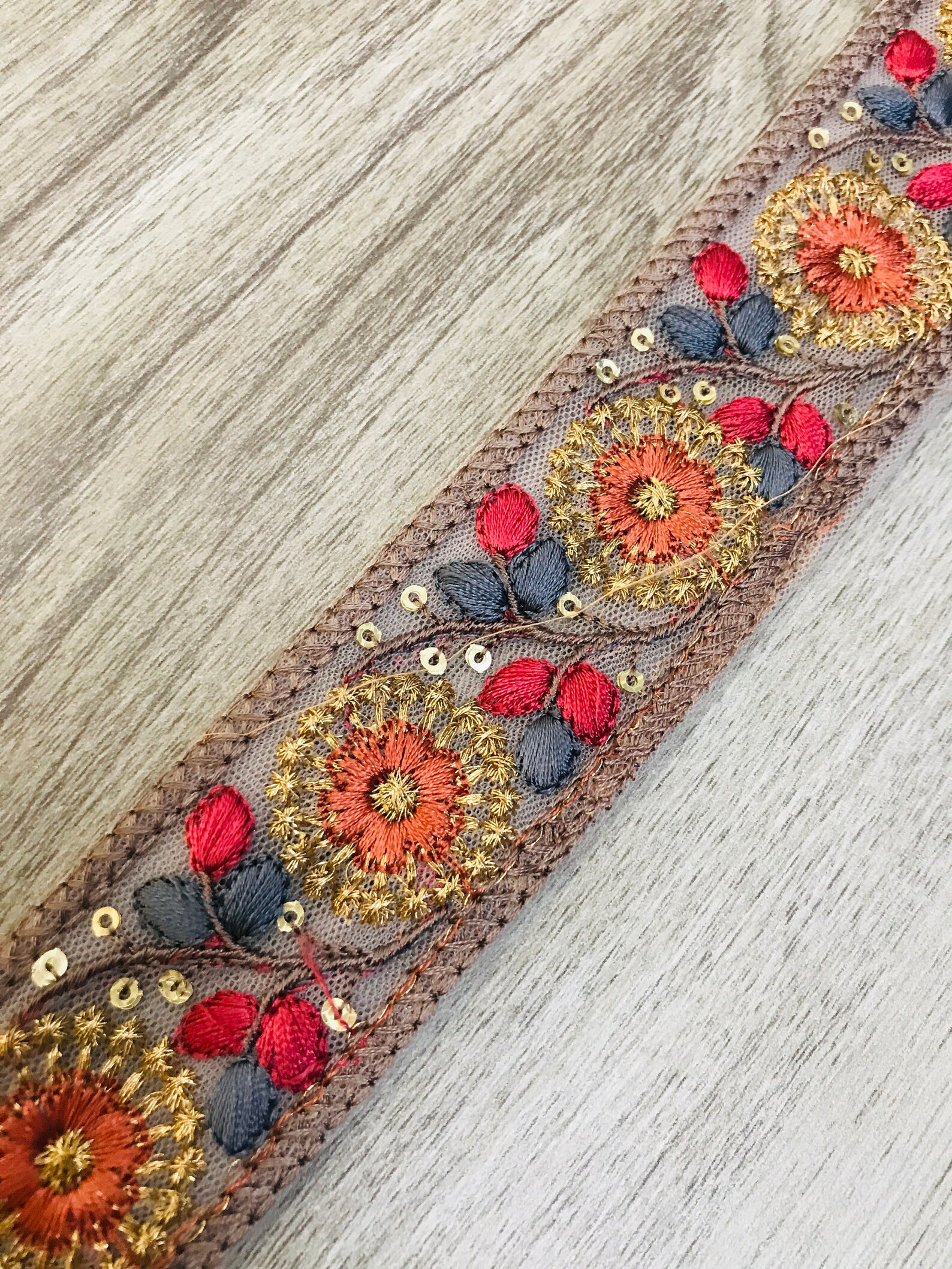 Floral Embroidery, Sari Border Indian Trims, Embroidered Sari Fabric ...