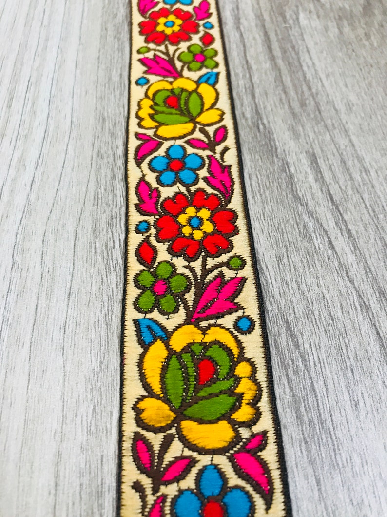 Paisley Design Indian Embroidered Border Crafting Sewing Decorative ...
