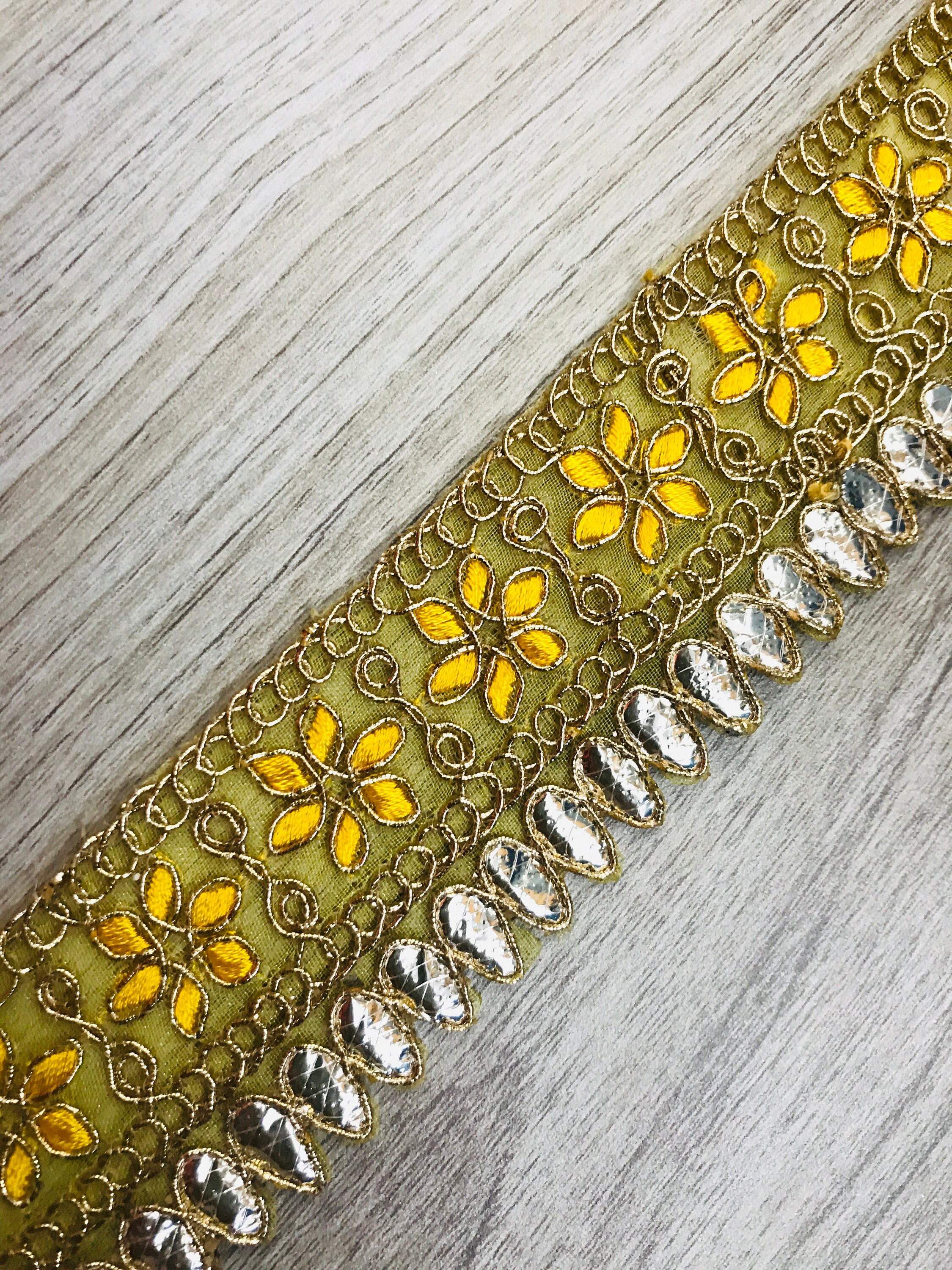 Golden Embroidered Floral Trim Indian Sari Fabric Trim Saree Border ...