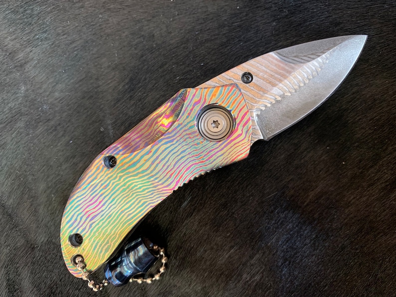 Niobiuti Timascus Folding Knife | Handmade Exotic Titanium Damascus ...