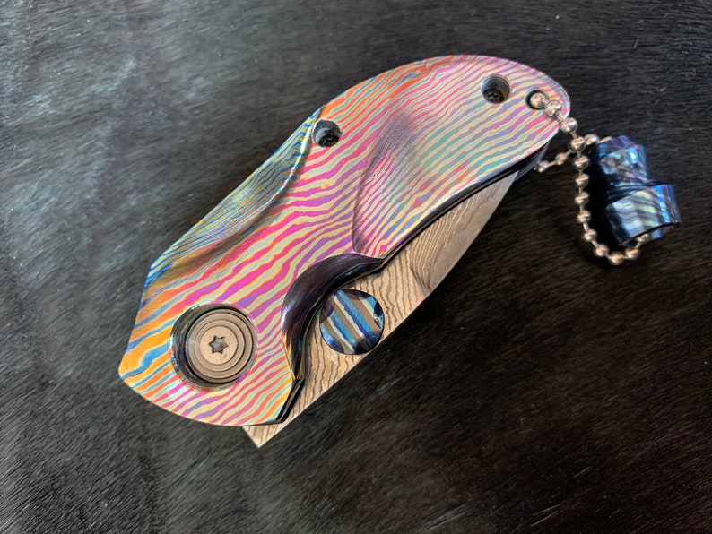 Niobiuti Timascus Folding Knife | Handmade Exotic Titanium Damascus ...