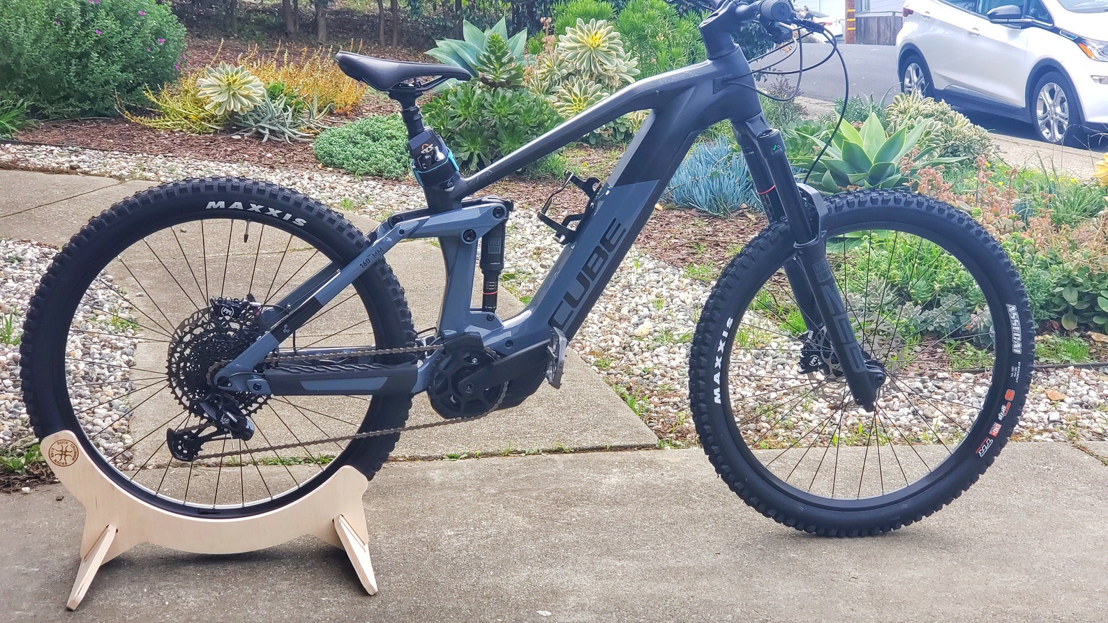 Curved Bike Rack / Wooden Bike Storage/ Modern Bike Stand / Handmade ...