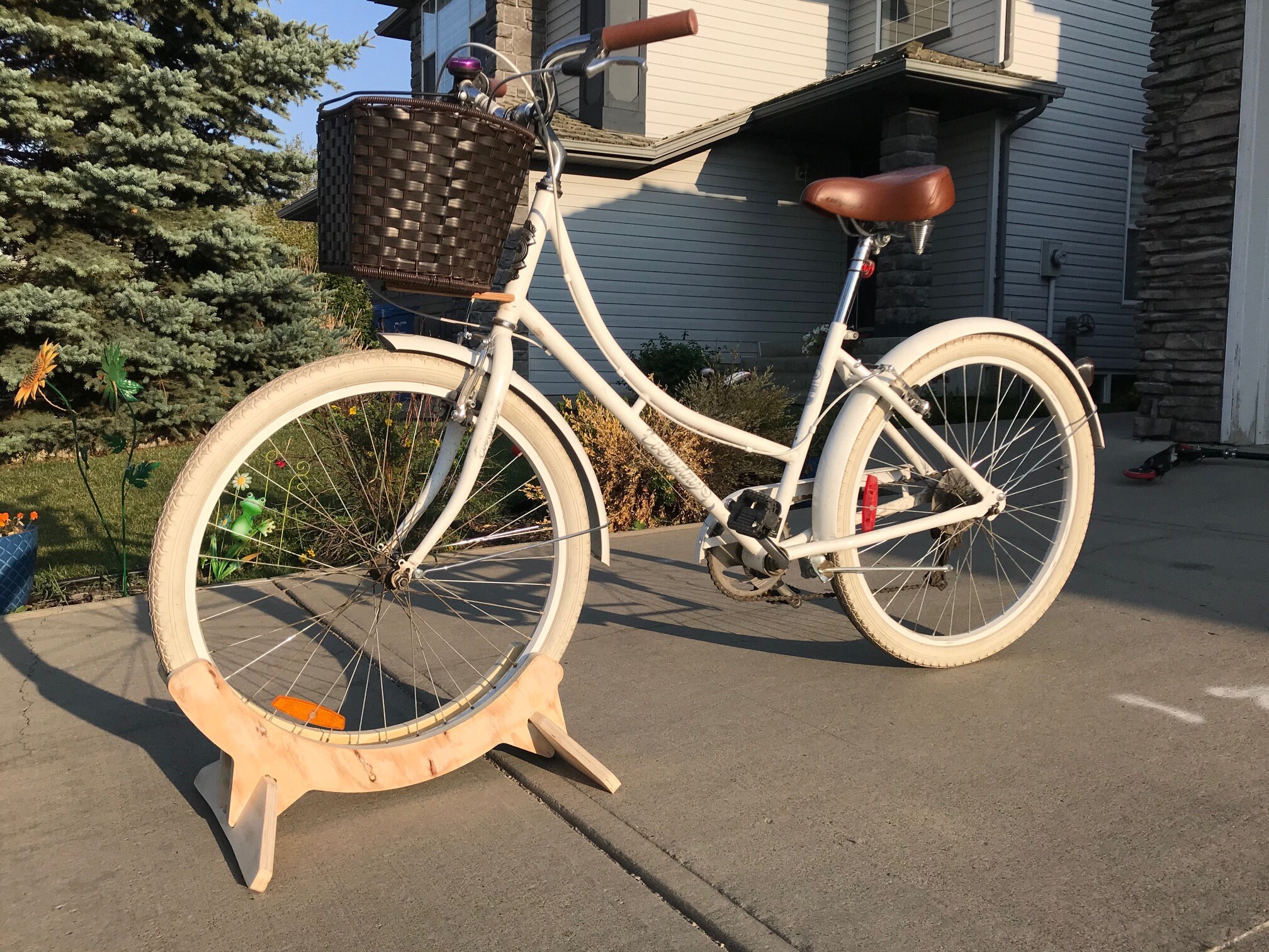 Curved Bike Rack / Wooden Bike Storage/ Modern Bike Stand / | Etsy