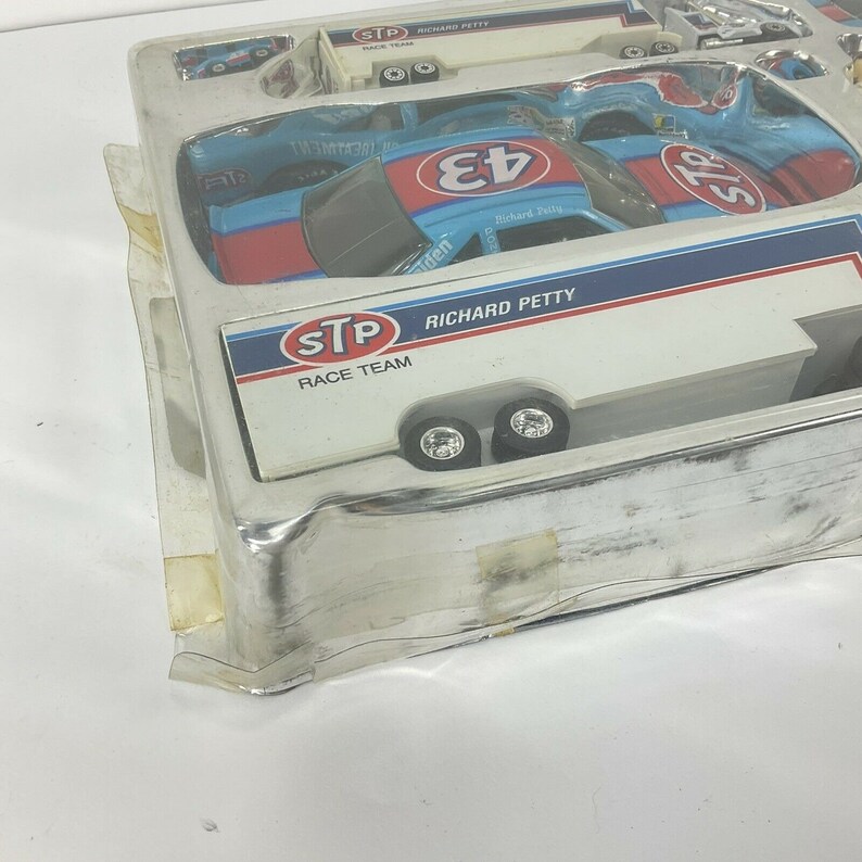 Nascar Racing Champions Richard Petty 43 STP Race Team Vintage ...