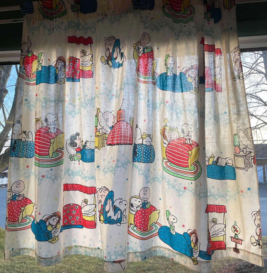 Vintage 1960s Charlie Brown Curtain, 60s Peanuts Characters United ...