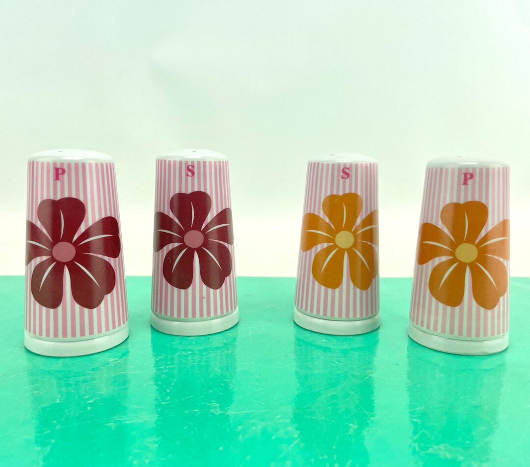 Pair of Vintage 80s Floral Shakers, Hibiscus Flower Shakers, Plastic ...