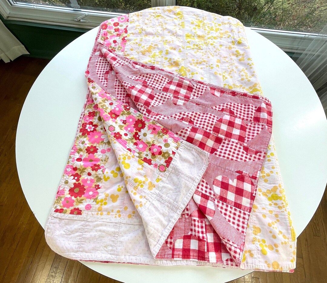 Vintage 70s Handmade Quilt, 1970s Mod Pattern, Reversible Bed Cover ...