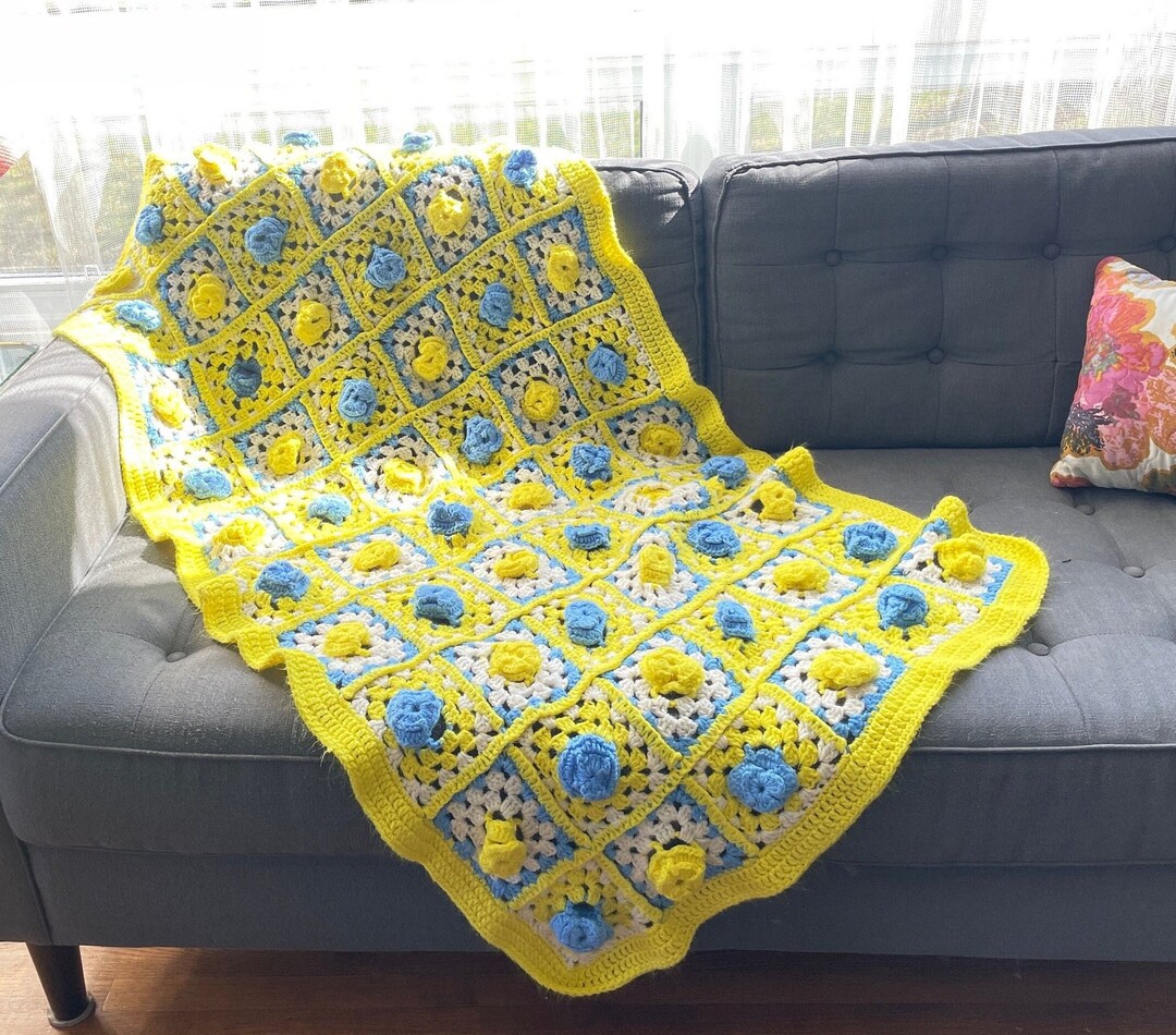 Vintage 70s Throw, Granny Square Afghan, Yellow Blue Large Roses ...