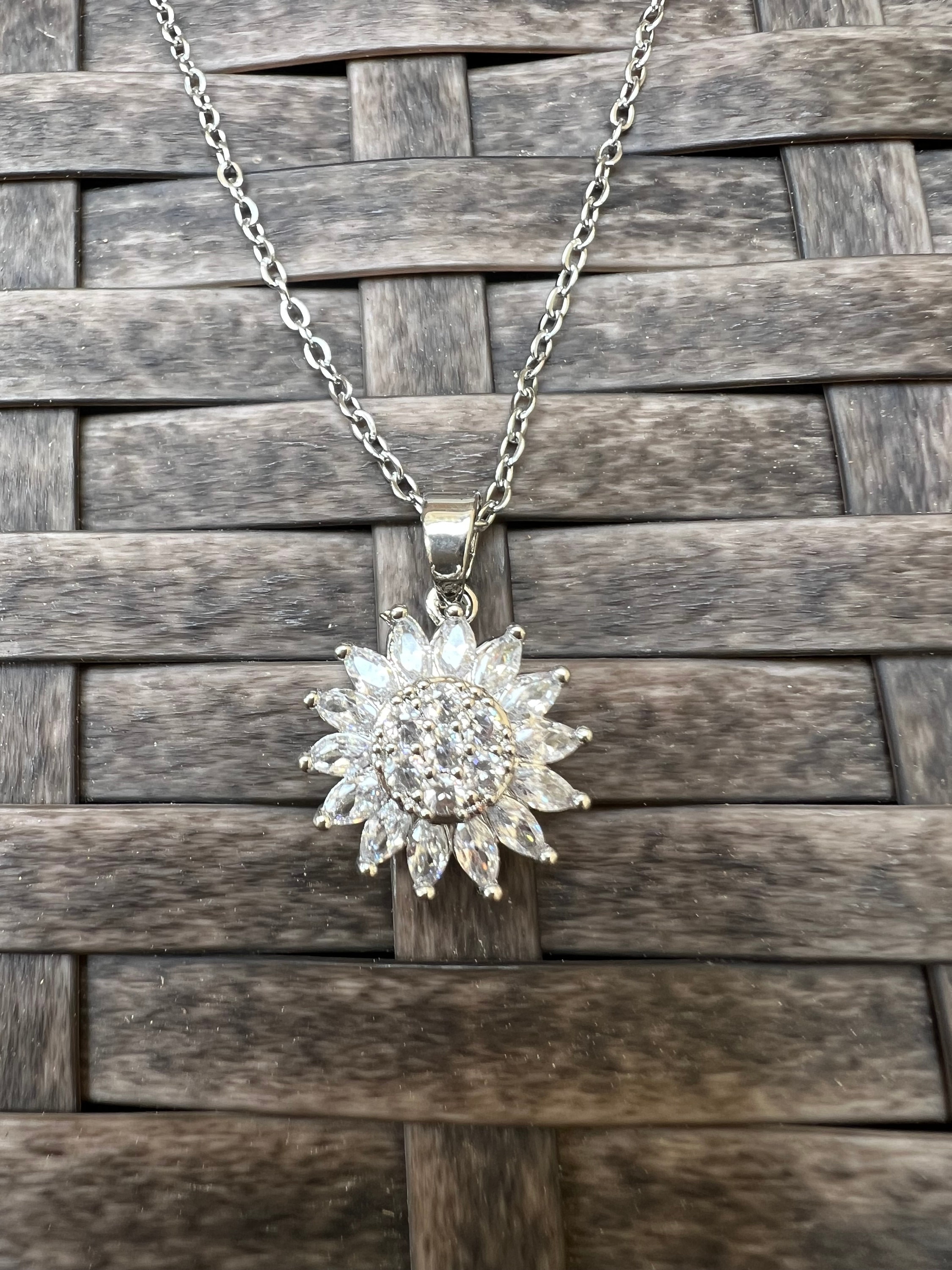 Spinning Silver Sunflower Necklace, Silver Sunflower Spinner Necklace ...