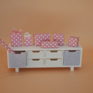 Miniature Pink and White Gifts | Miniature Gift Set 7pc | Miniatures ...