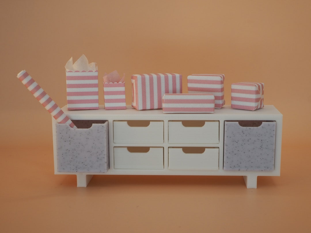 Miniature Pink and White Gifts | Miniature Gift Set 7pc | Miniatures ...