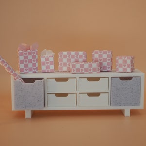 Miniature Pink and White Gifts | Miniature Gift Set 7pc | Miniatures ...