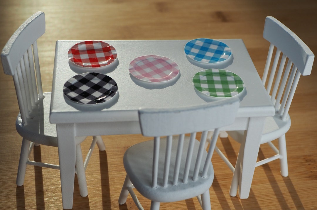 Miniature Paper Plates | Dollhouse Miniature Gingham Paper Plates ...