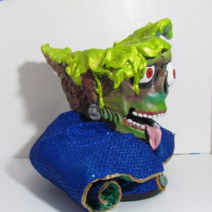 Mars Attacks Inspired Martian Leader Battle Damage Life Size Custom ...