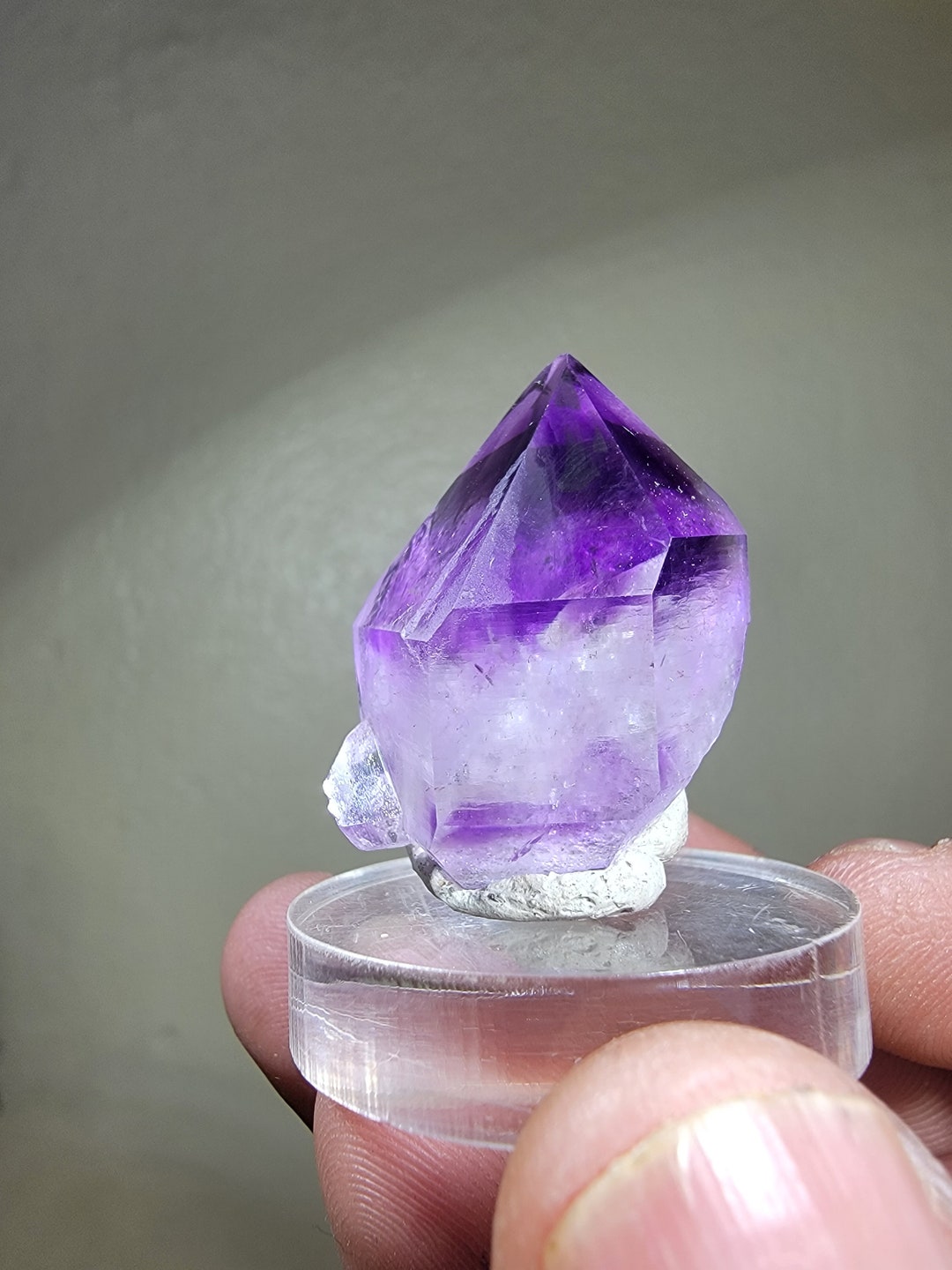Amethyst Point Crystal - Striking Mineral Specimen - 34x24x22 Mm, Akka ...