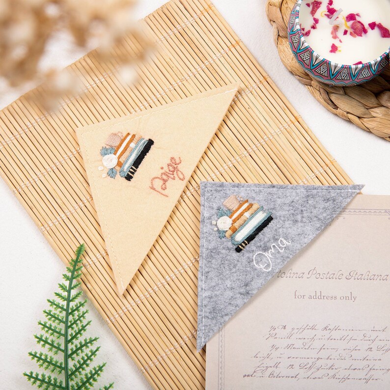 Personalized Hand Embroidered Corner Bookmark felt Corner - Etsy