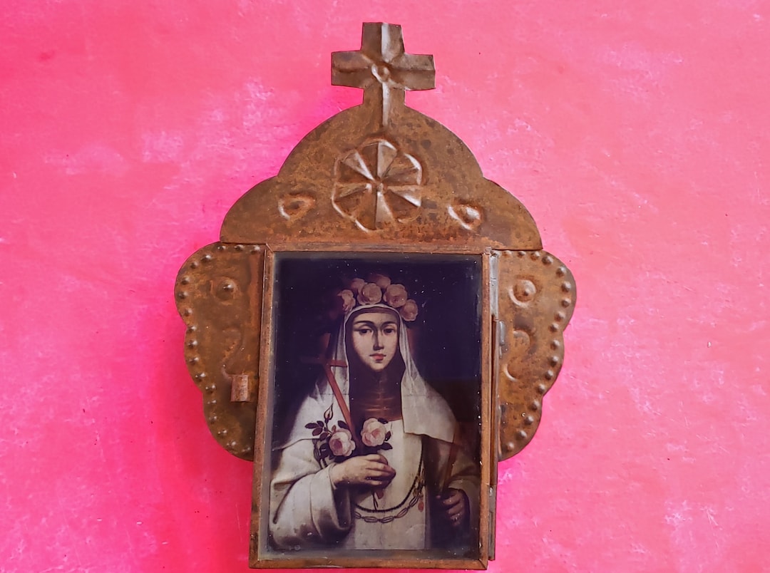 Rustic Mexican Tin Nicho Crowned Nun Wall Hanging Folk Art Rusty Shrine ...