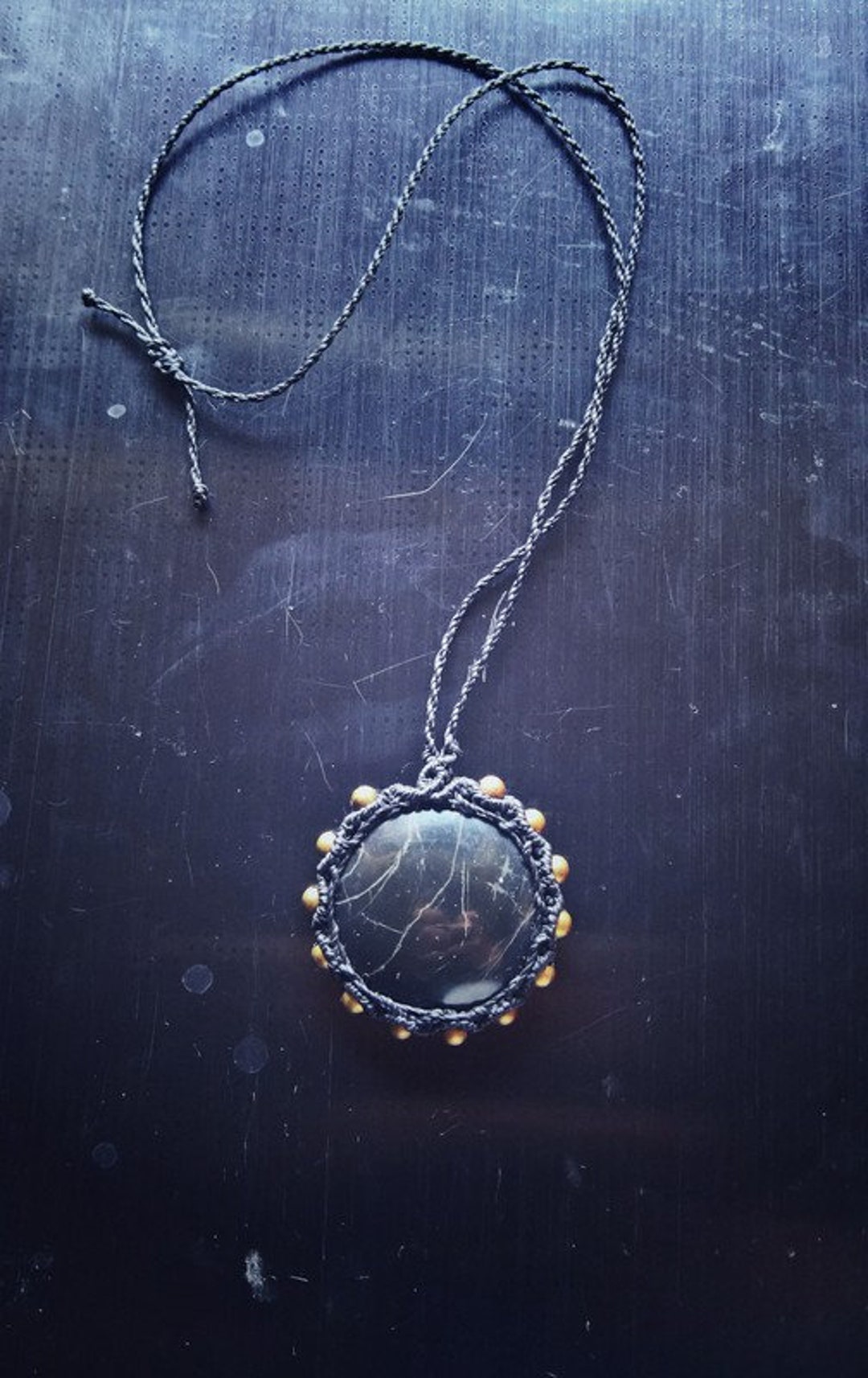 Collar de macramé negro ónix Armulet - Etsy España