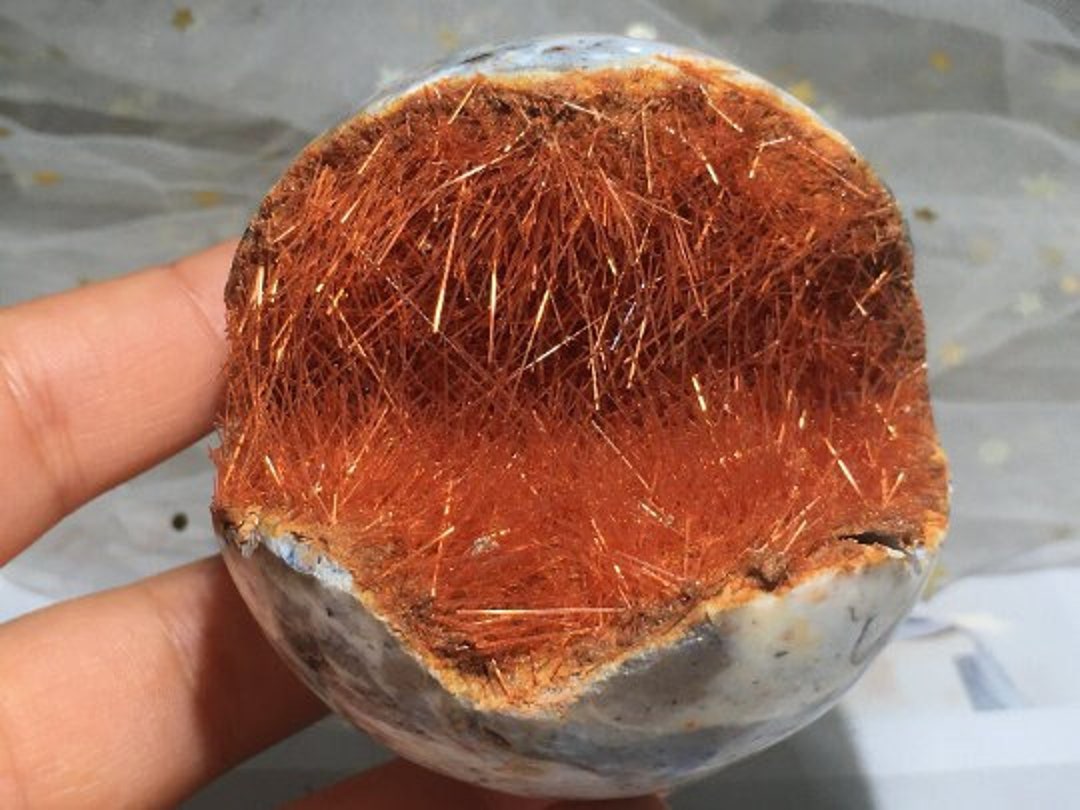 Natural Magnesite Specimen Quartz,goethite,red Copper Ore,quartz ...