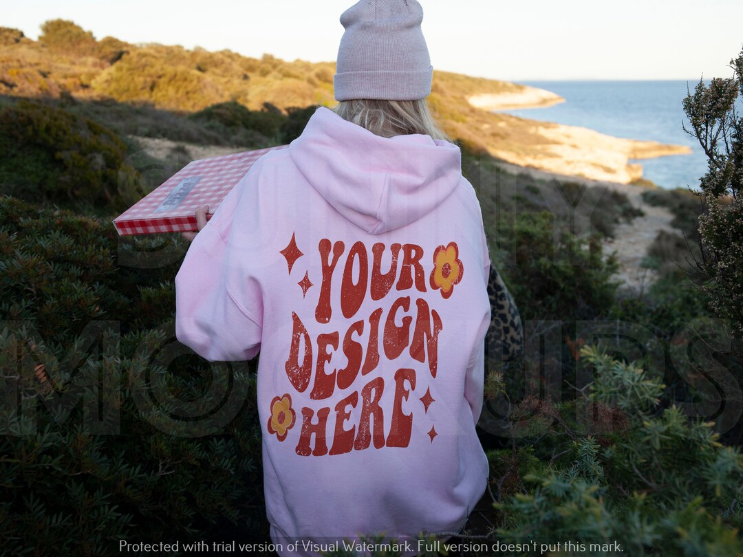 Mockup de costas com capuz ROSA | Mockup de modelo com capuz GILDAN ...