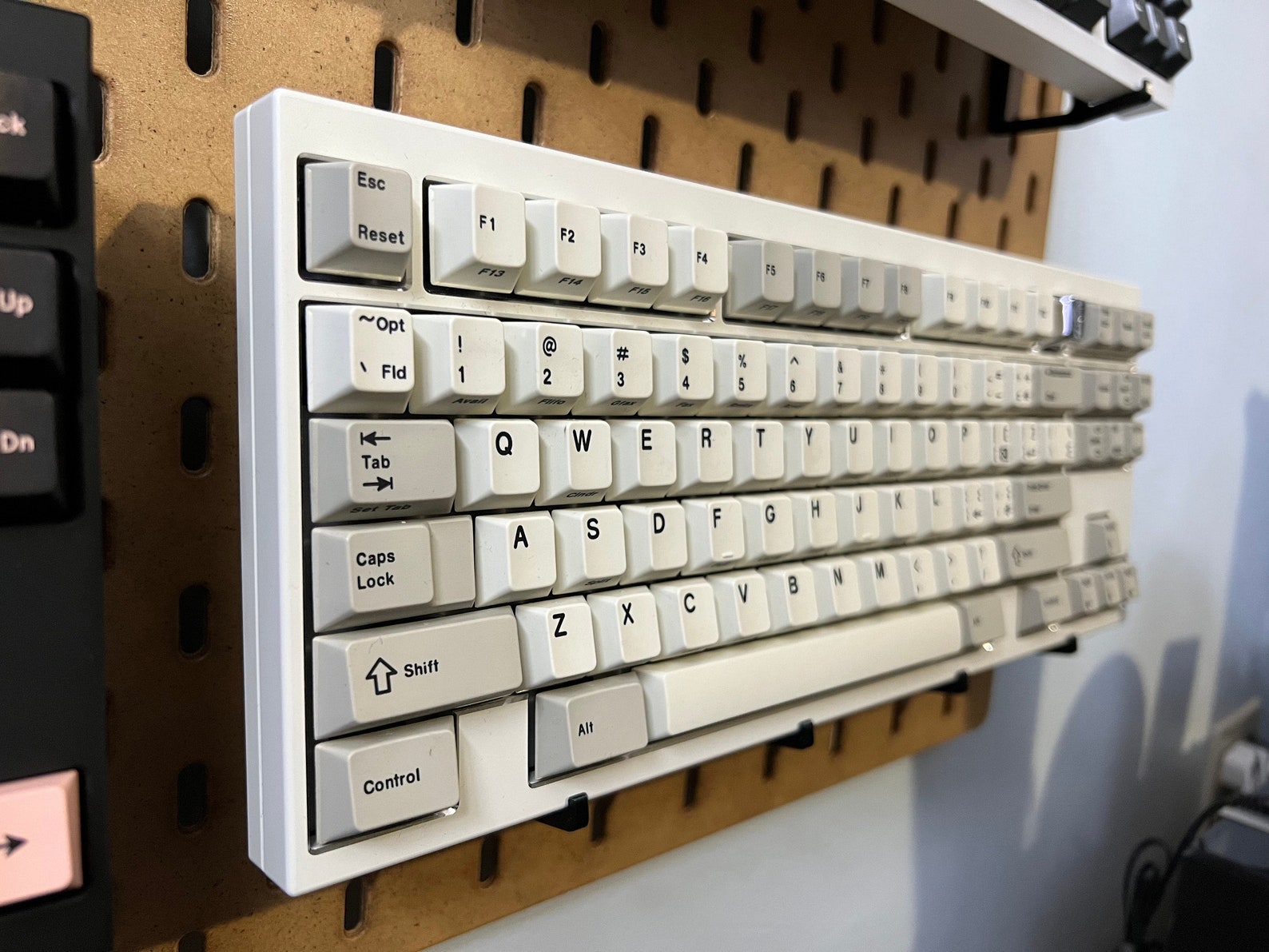 1 Pair | IKEA SKADIS PEGBOARD | 25mm 3 Prong | Keyboard Mount ...