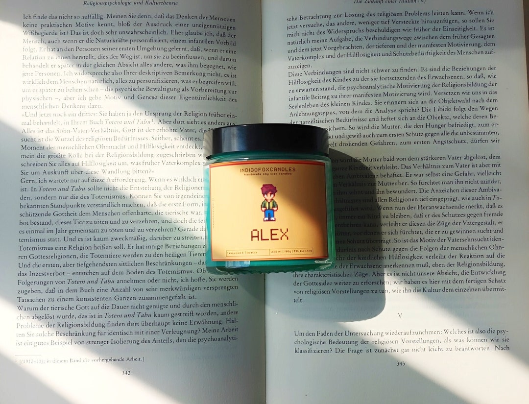 Alex Stardew Valley Scented Candle in a Glass Soy Wax Teakwood Tobacco ...