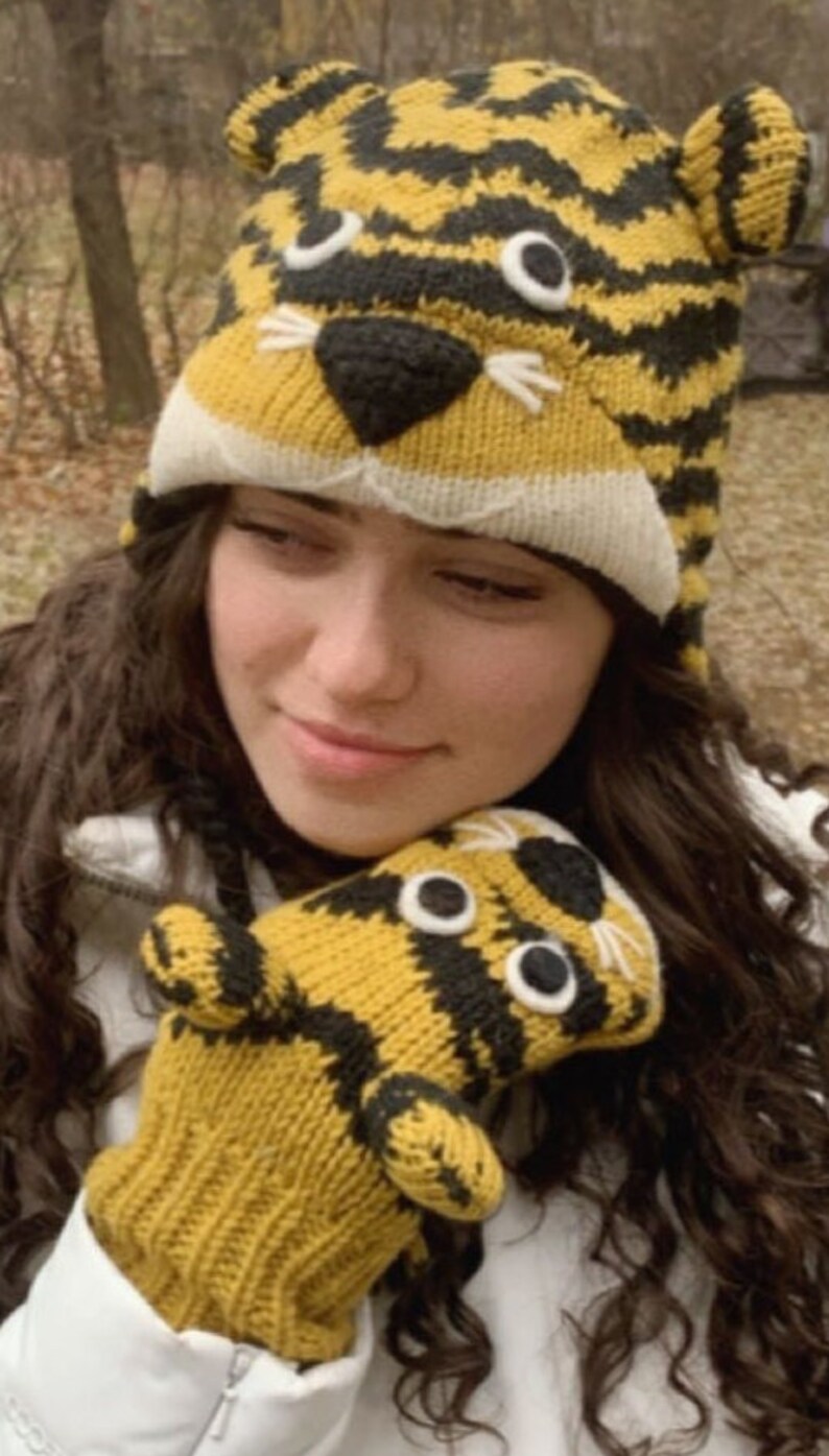 Handmade Lambswool Tiger Puppet Mittens: Fair Trade Knit Gloves ...