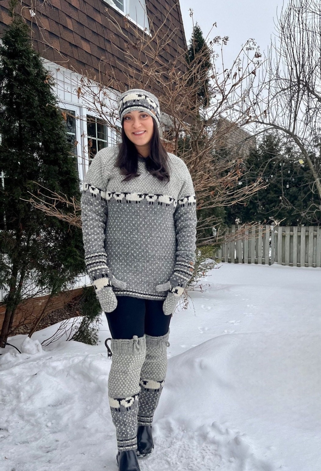 100% Genuine Soft Lamb Wool - Women's Cosy Herd of Sheep Design - Hand Knitted Jumper - Nordic ...