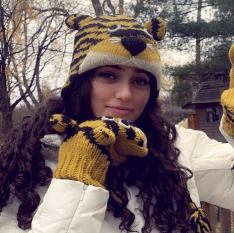 Handmade Lambswool Tiger Puppet Mittens: Fair Trade Knit Gloves ...