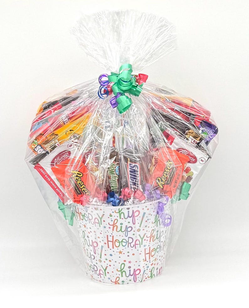 Large Birthday Candy Bouquet: 50-piece Fun Size Candy Mix - Etsy