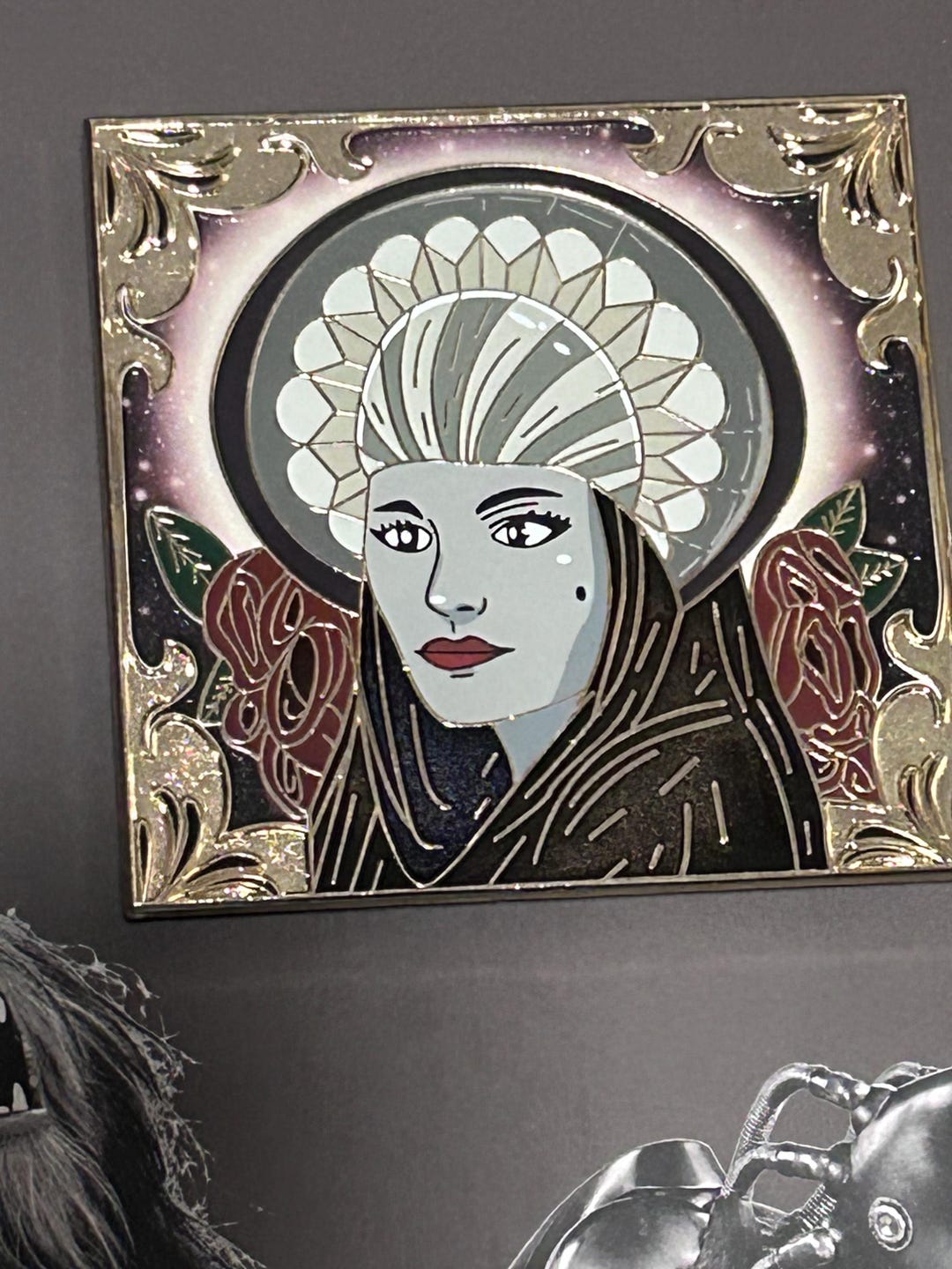Padme Amidala Star Wars Pin – Gold Scroll, Translucent Halo, Red Rose ...