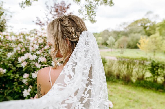 Vine Leaf Modern Veil Bridal Veil Leaves Embroidered Veil - Etsy