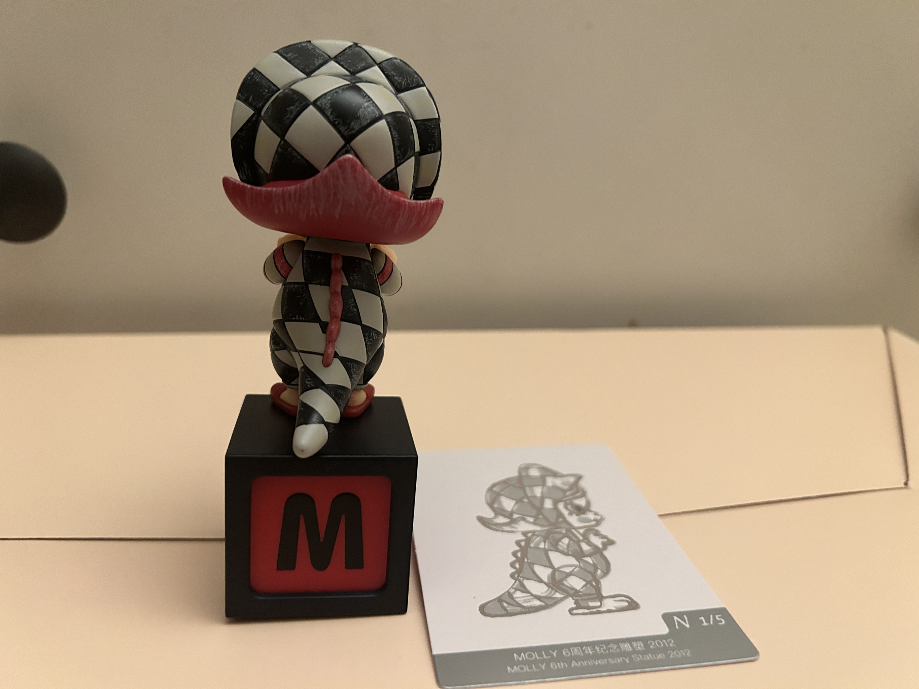 POP MART MOLLY Anniversary Statues Classical Retro Dino Molly red Ver ...