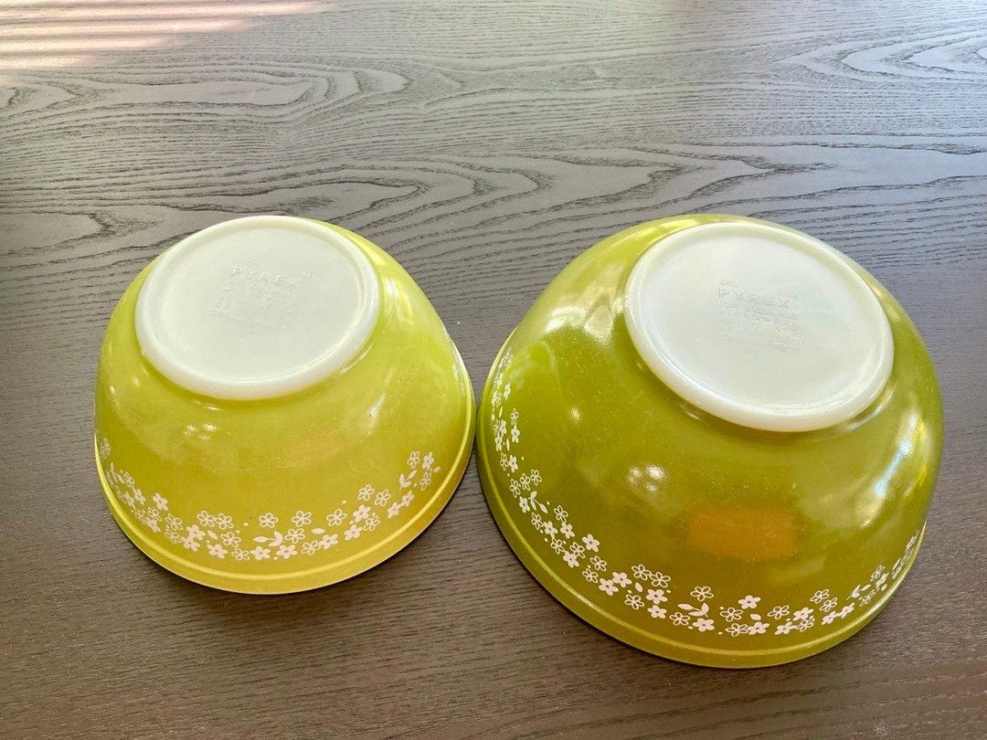Pyrex Spring Blossom 402 and 403 Bowls, Pyrex Crazy Daisy 402 and 403 ...