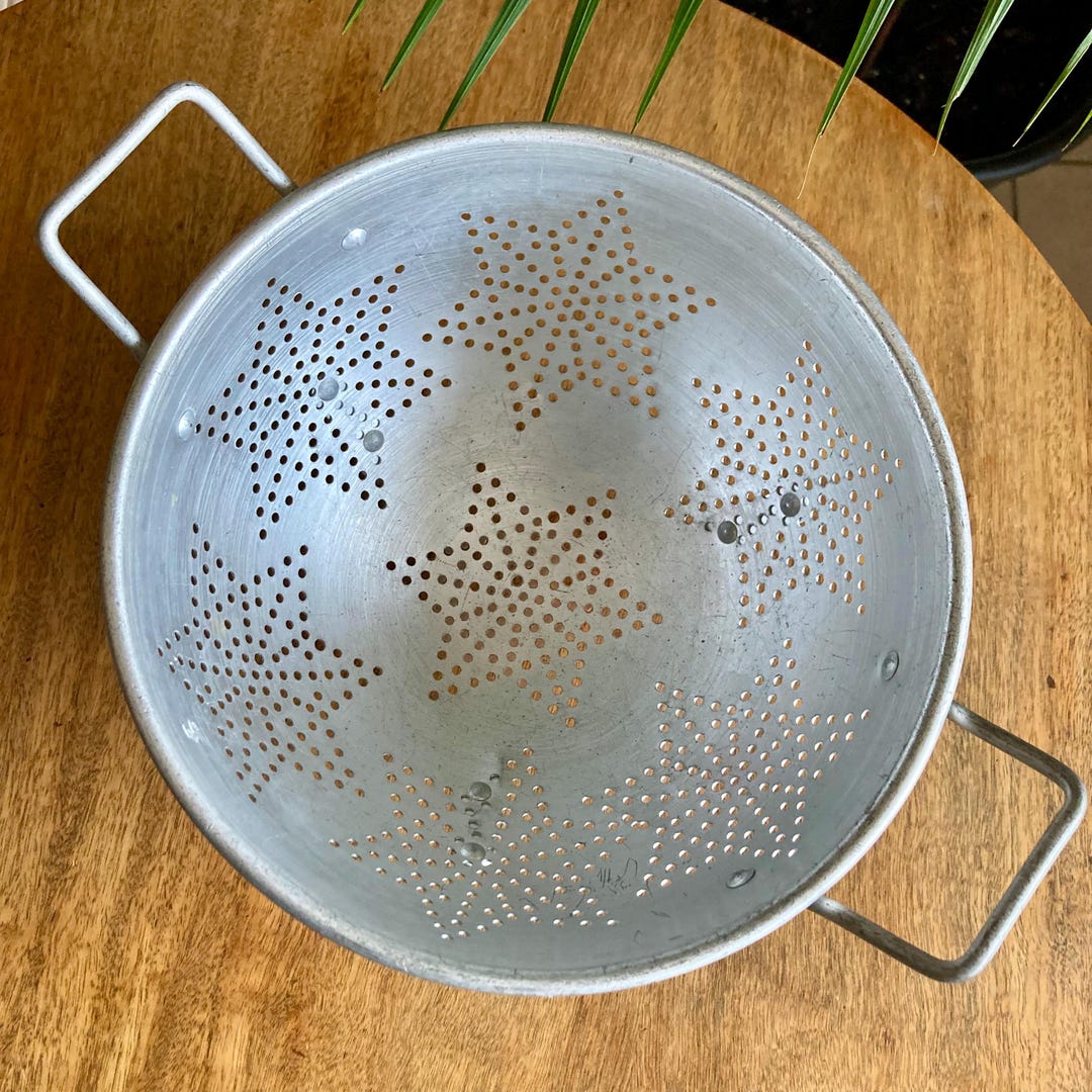 MIRRO 1950s Made in USA 9 Aluminum Star Pattern Strainer Colander, MCM ...